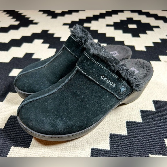 CROCS | Shoes | Cozy Cute Crocs Suede Lined Clogs | Poshmark